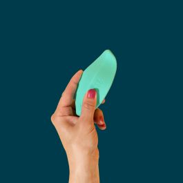 Buy our lay-on vibrator Wave online | ROMP